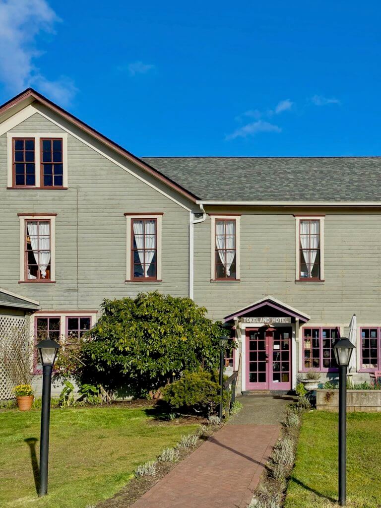 Tokeland Hotel - spiritual oasis of the Washington Coast - Kessi World